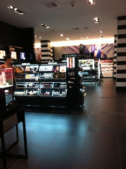 SEPHORA, 677 Sainte-catherine St. W, Montreal, QC - MapQuest