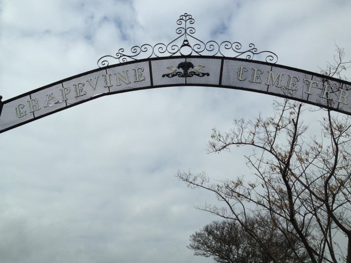 Grapevine Cemetery, 1200 S Main St, Suite 1000, Grapevine, TX ...