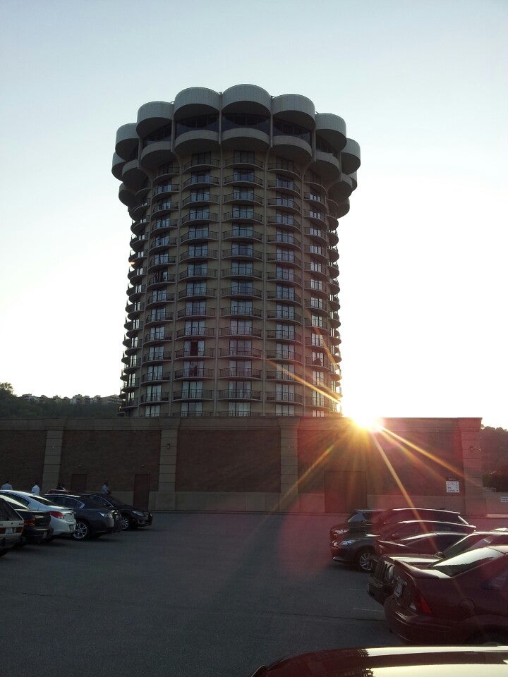 Radisson Hotel Cincinnati Riverfront, 668 W 5th St, Covington, KY ...