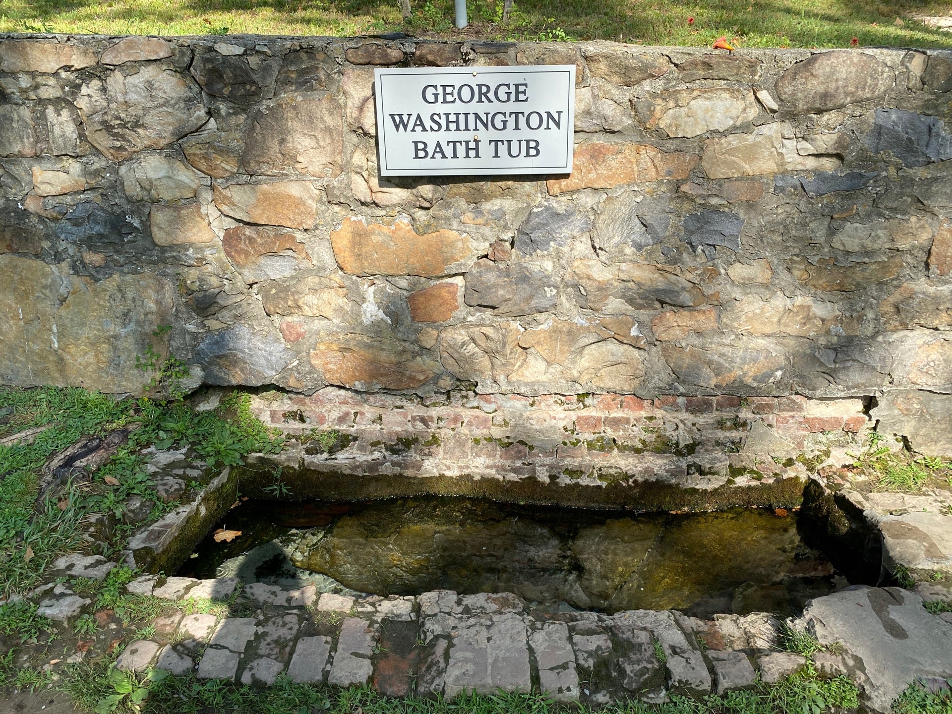 George Washington's Bathtub, Fairfax St, Berkeley Springs, WV - MapQuest