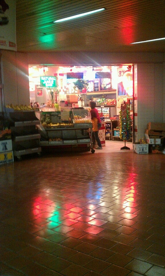 Adam's Cafe Off Gallery Mall, 901 Market St, Philadelphia, PA, Eating ...