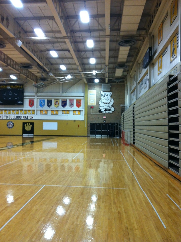 Harold L. Richards High School, 10601 Central Ave, Oak Lawn, IL ...