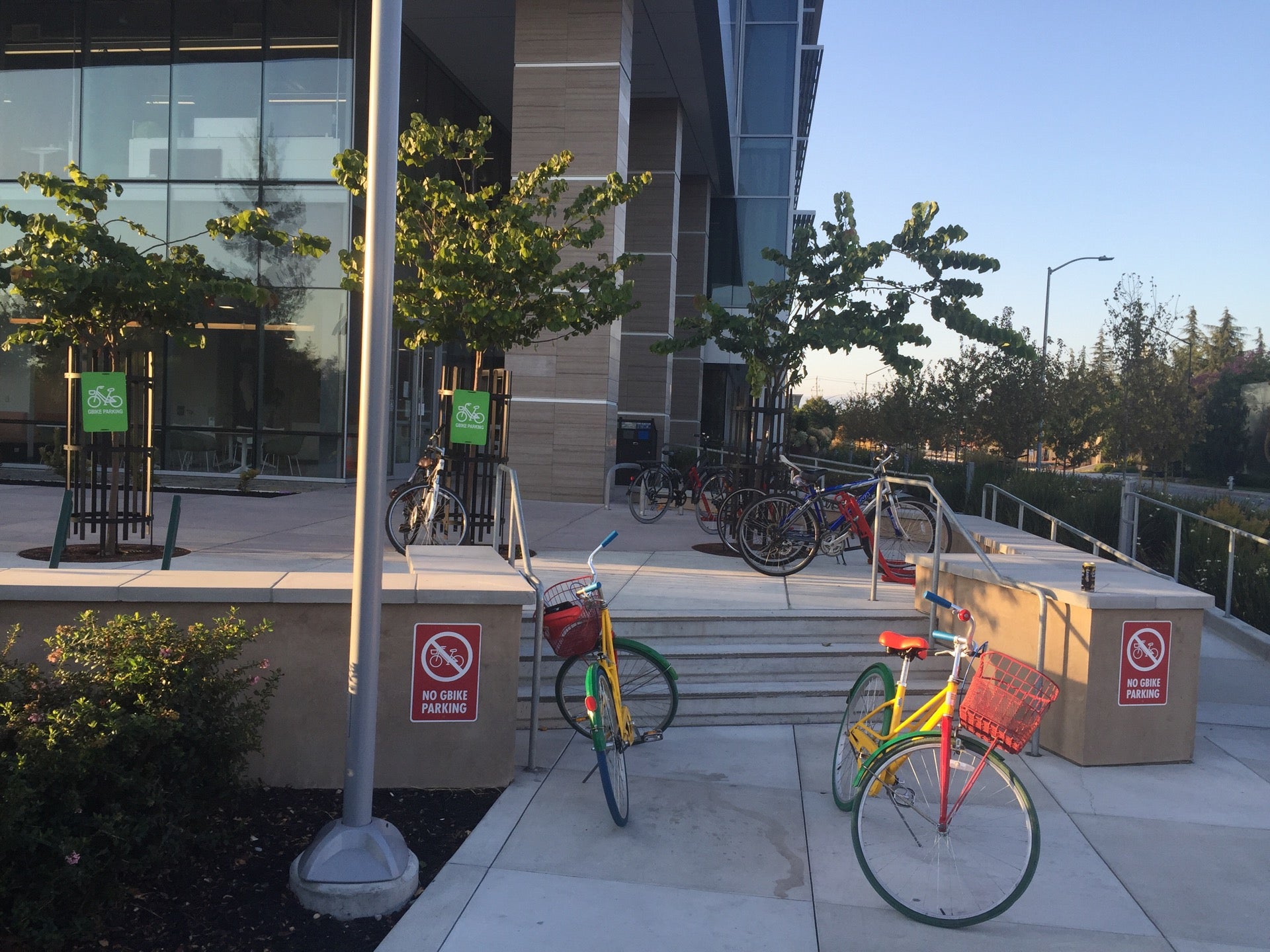 Googleplex - PR55, 1255 Pear Ave, Mountain View, CA, Office & Desk ...