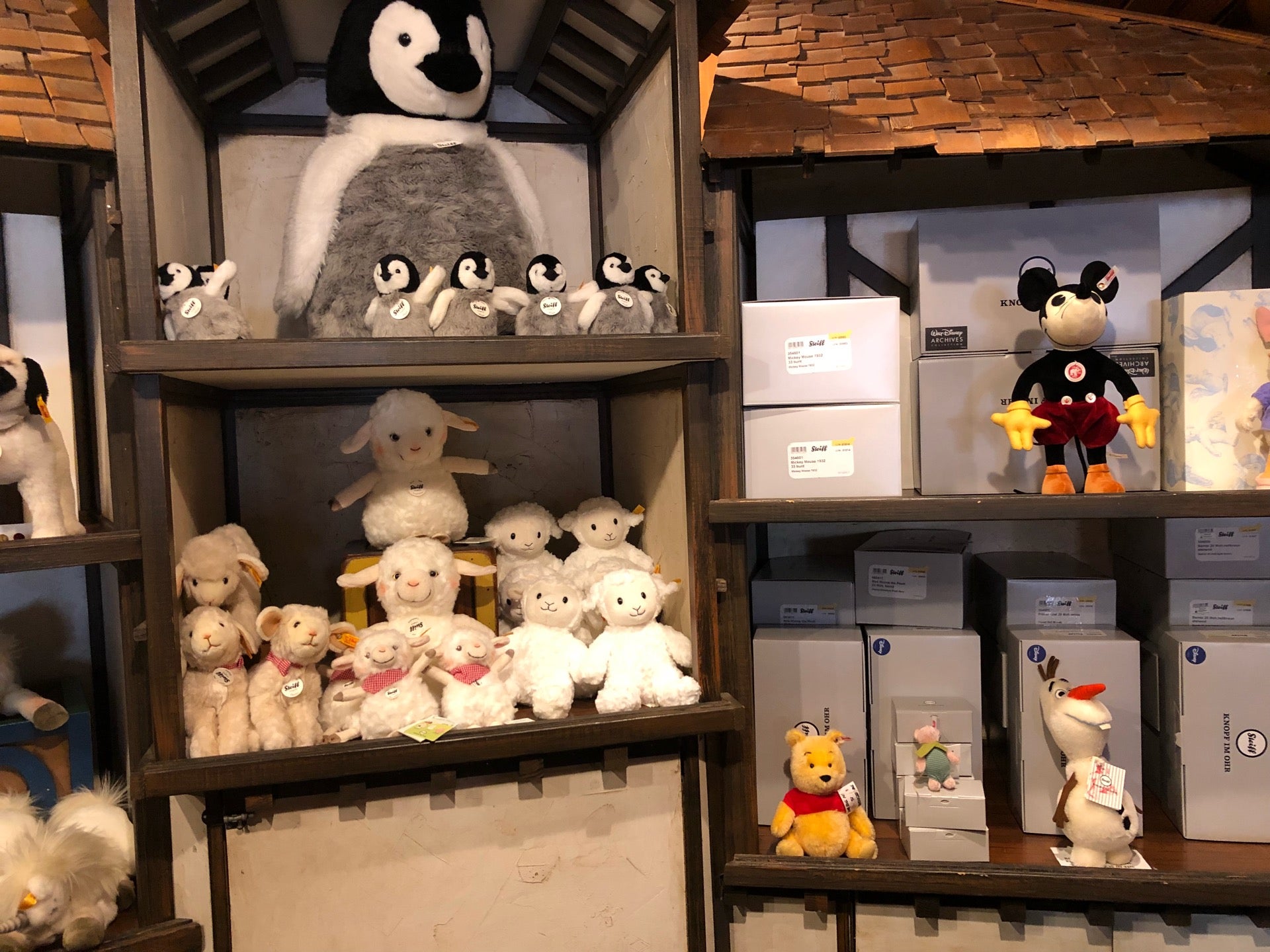 Der Teddybar, 2101 Epcot Resorts Blvd, Bay Lake, FL, Retail Shops ...