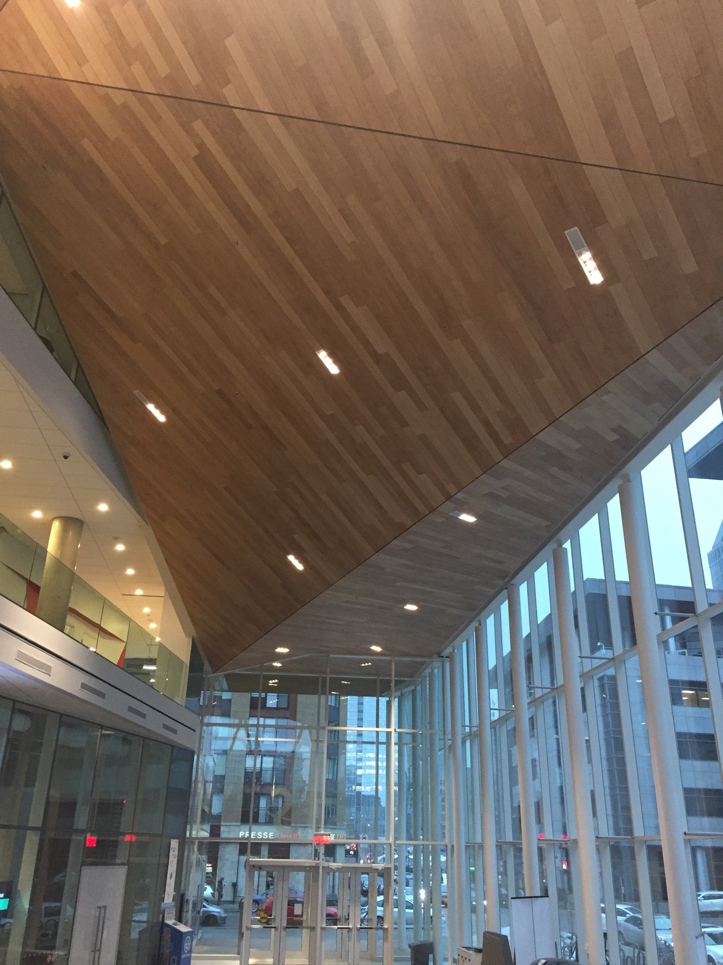 Pavillon E -ÉTS, 1220 Notre-Dame Rue O, Montreal, QC - MapQuest