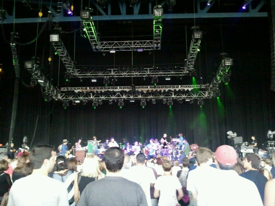 Marcus Amphitheater Box Office, 655 E Summerfest Pl, Milwaukee, WI ...