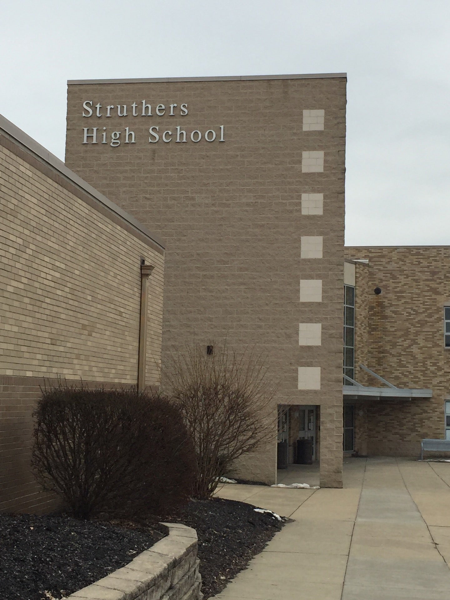 Struthers High School Field House, 111 Euclid Ave, Struthers, OH ...