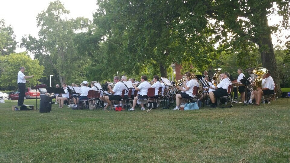 Toledo Lucas County Public Library - Maumee, 501 River Rd, Maumee, OH ...