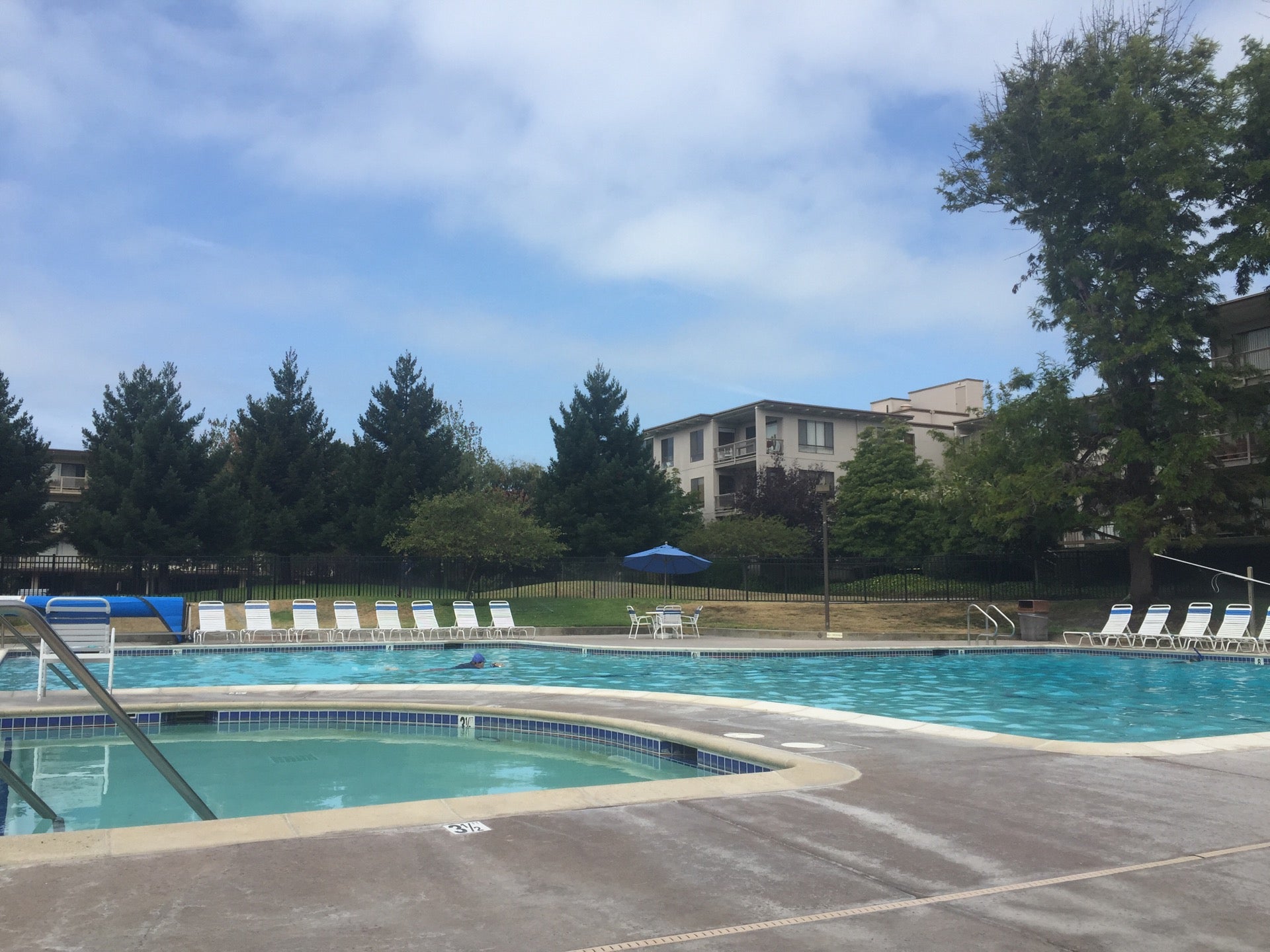 Clipper Club Pool & Spa, 5 Captain Dr, Emeryville, CA 94608, US - MapQuest