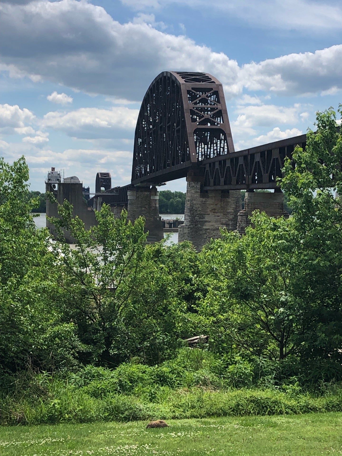 Falls of the Ohio National Wildlife Conservation Area, E Riverside Dr ...