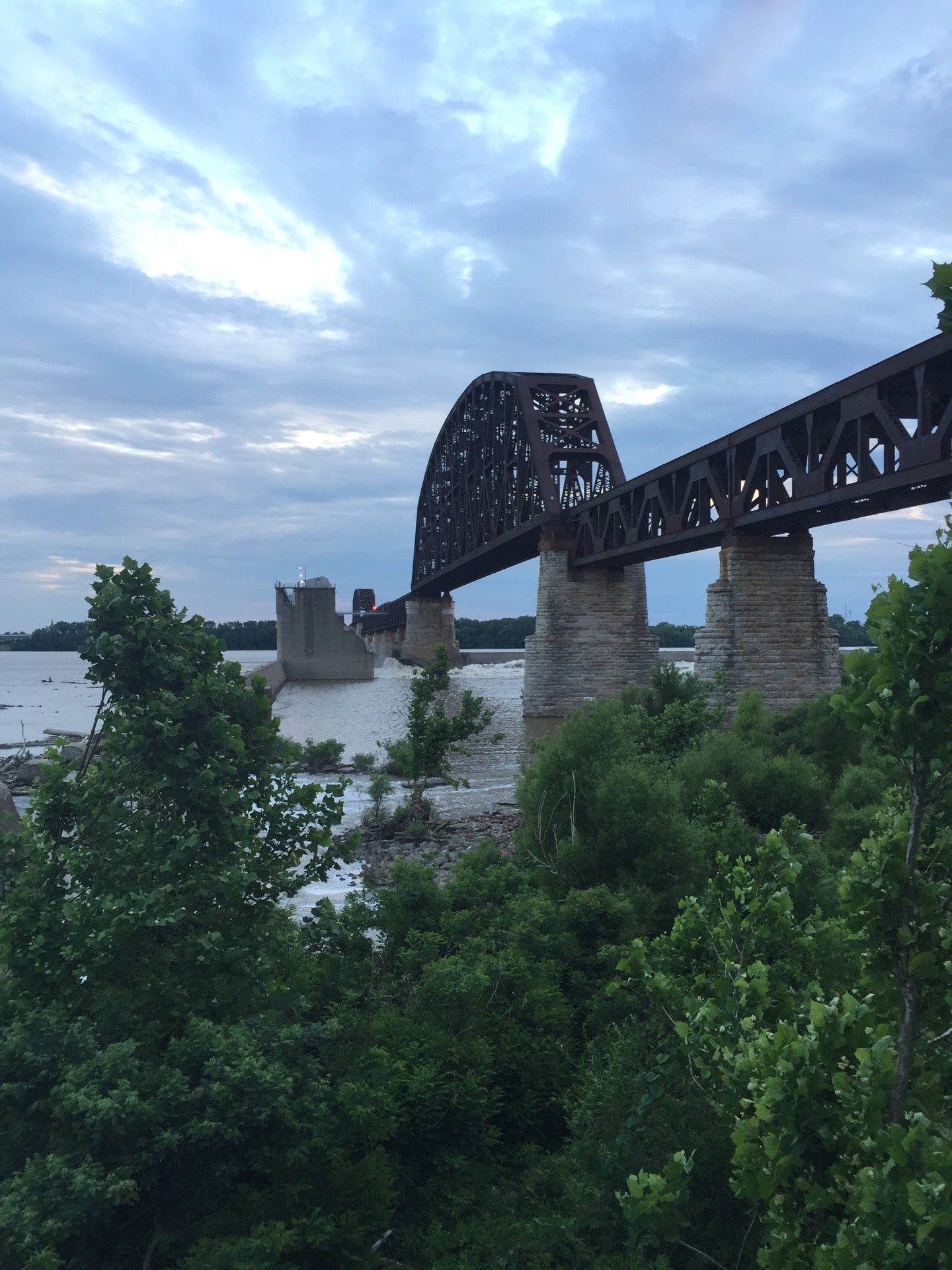 Falls of the Ohio National Wildlife Conservation Area, E Riverside Dr ...