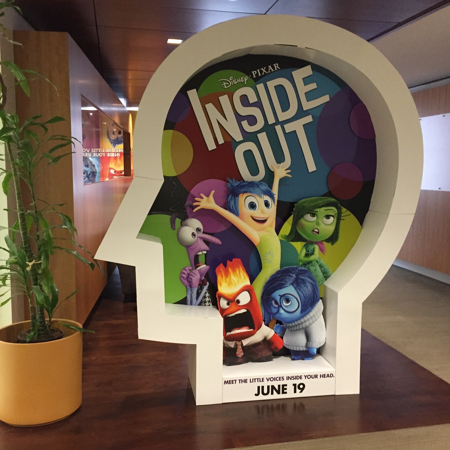 Frank G. Wells Building, 500 S Buena Vista St, Burbank, CA - MapQuest