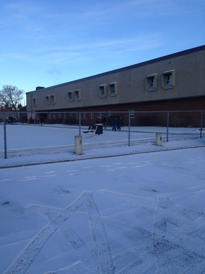Marlborough School, 1100 Everridge Dr SW, Calgary, AB - MapQuest