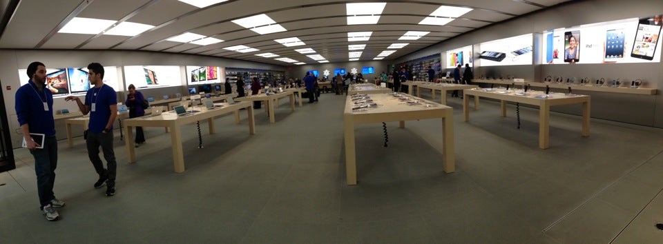 Apple Carrefour Laval, 3035, boulevard Le Carrefour, local C14B, Laval ...