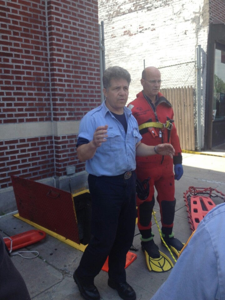 FDNY Engine 89/Ladder 50 The Cookoo's Nest, 2924 Bruckner Blvd, Bronx ...
