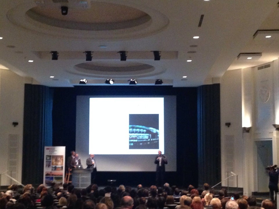 UQAM - Pavillon Sherbrooke, 200 Sherbrooke Rue O, Montreal, QC - MapQuest