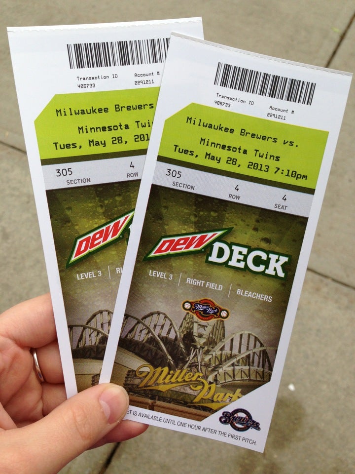 Johnsonville Party Deck, 1 Brewers Way, Milwaukee, WI, Entertainment ...