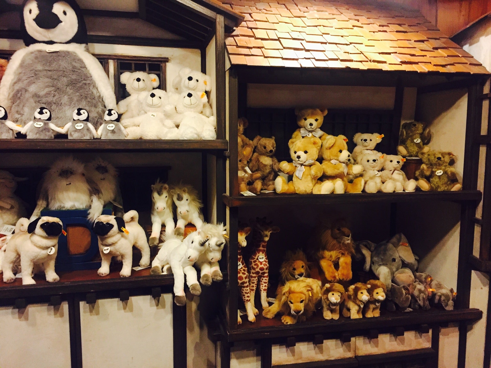 Der Teddybar, 2101 Epcot Resorts Blvd, Bay Lake, FL, Retail Shops ...