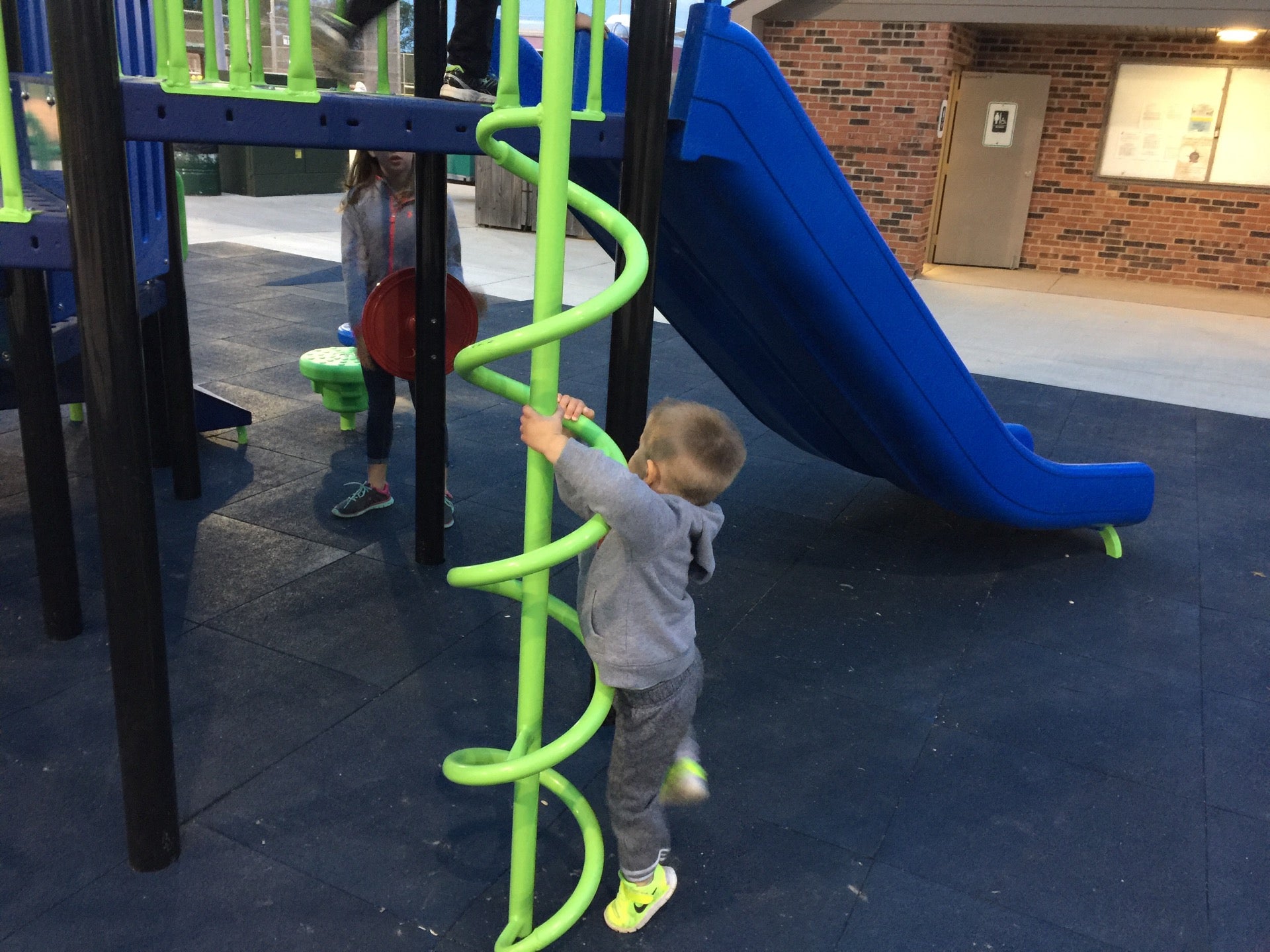 Wapelhorst Park, 1875 Muegge Rd, St Charles, MO, Playgrounds - MapQuest