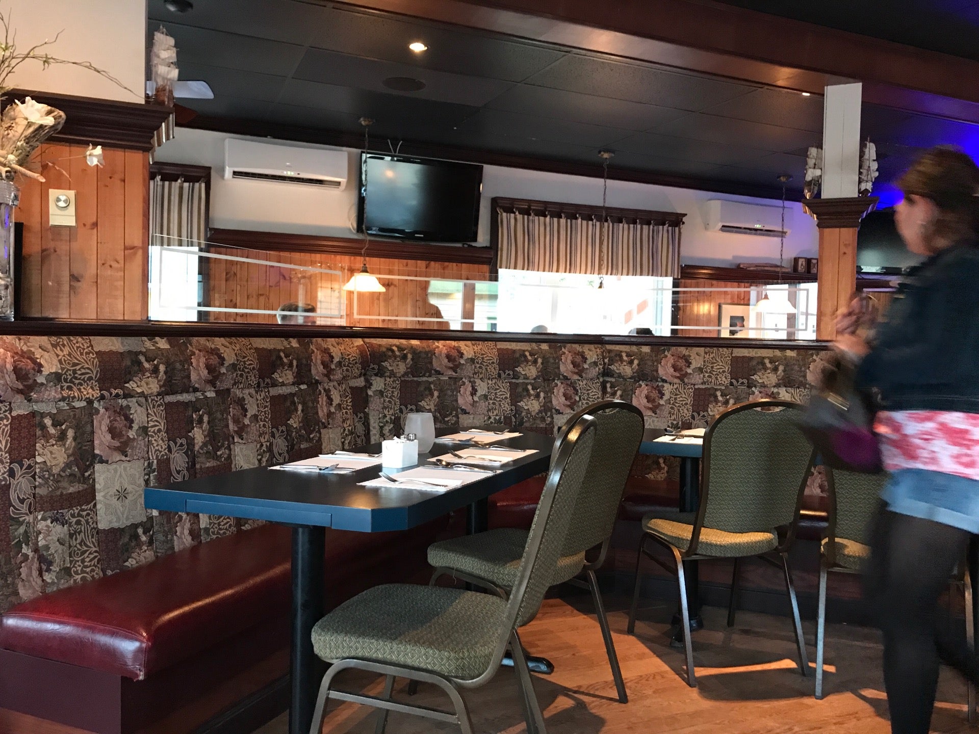 Auberge La Table A Roland, 190 RTE-132, Percé, QC, Eating places - MapQuest