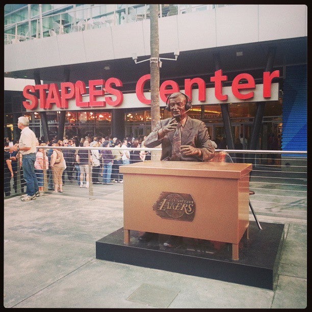 Chick Hearn Statue, Chick Hearn Ct, Los Angeles, CA - MapQuest