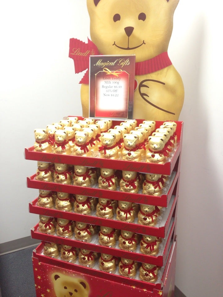 Lindt Chocolate Shop - Mississauga, 7090 Kennedy Road, Mississauga, ON ...