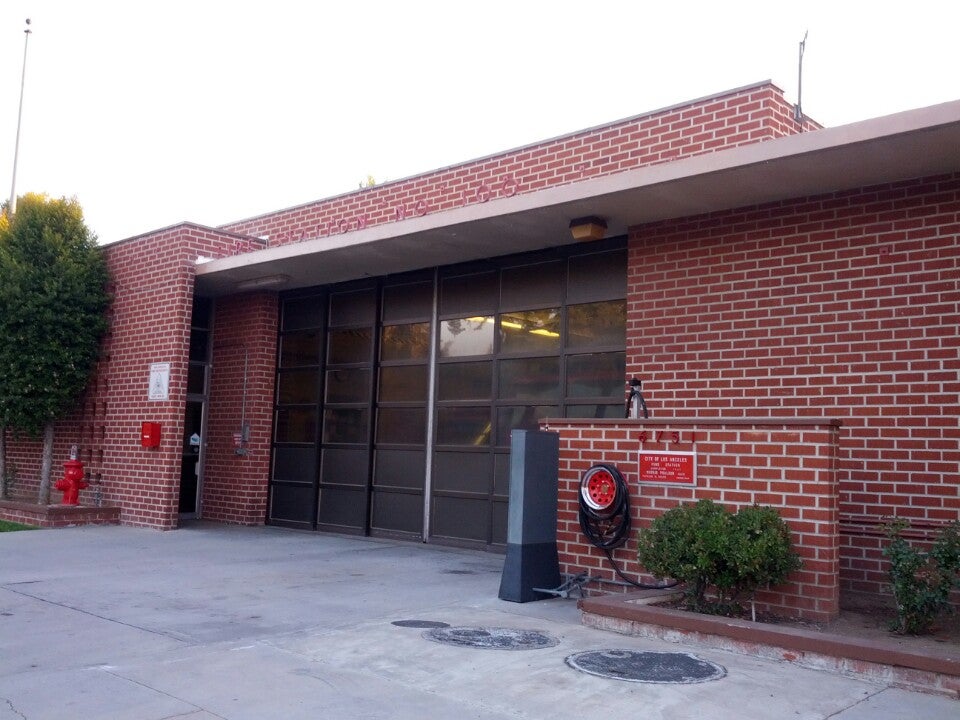 Los Angeles Fire Department Station 100, 6751 Louise Ave, Los Angeles ...