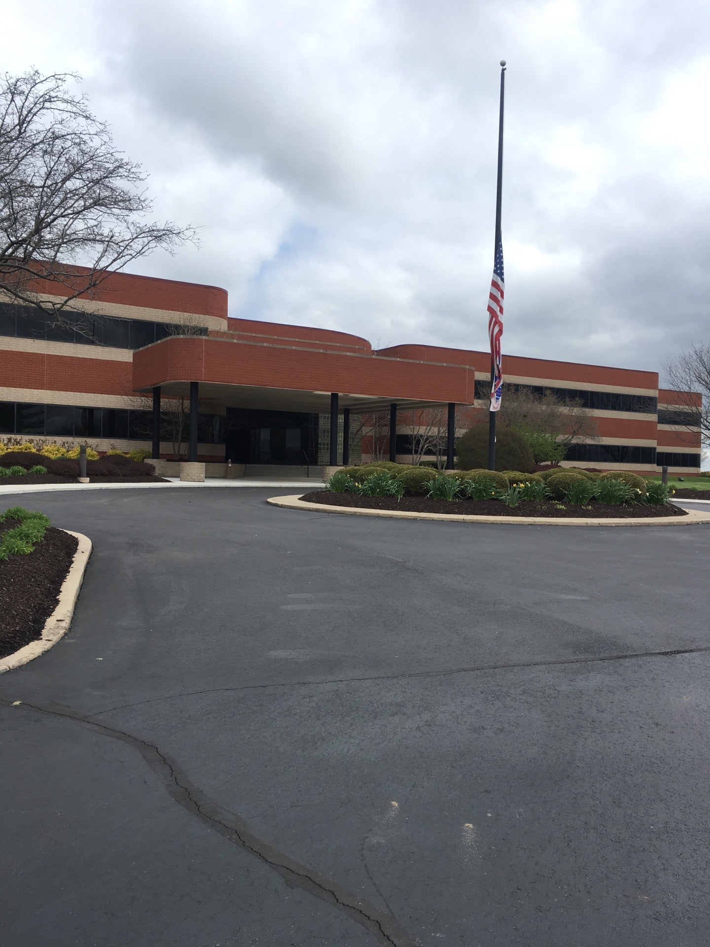 Cintas Corporation, 6800 Cintas Blvd, Mason, OH, Office & Desk Space ...
