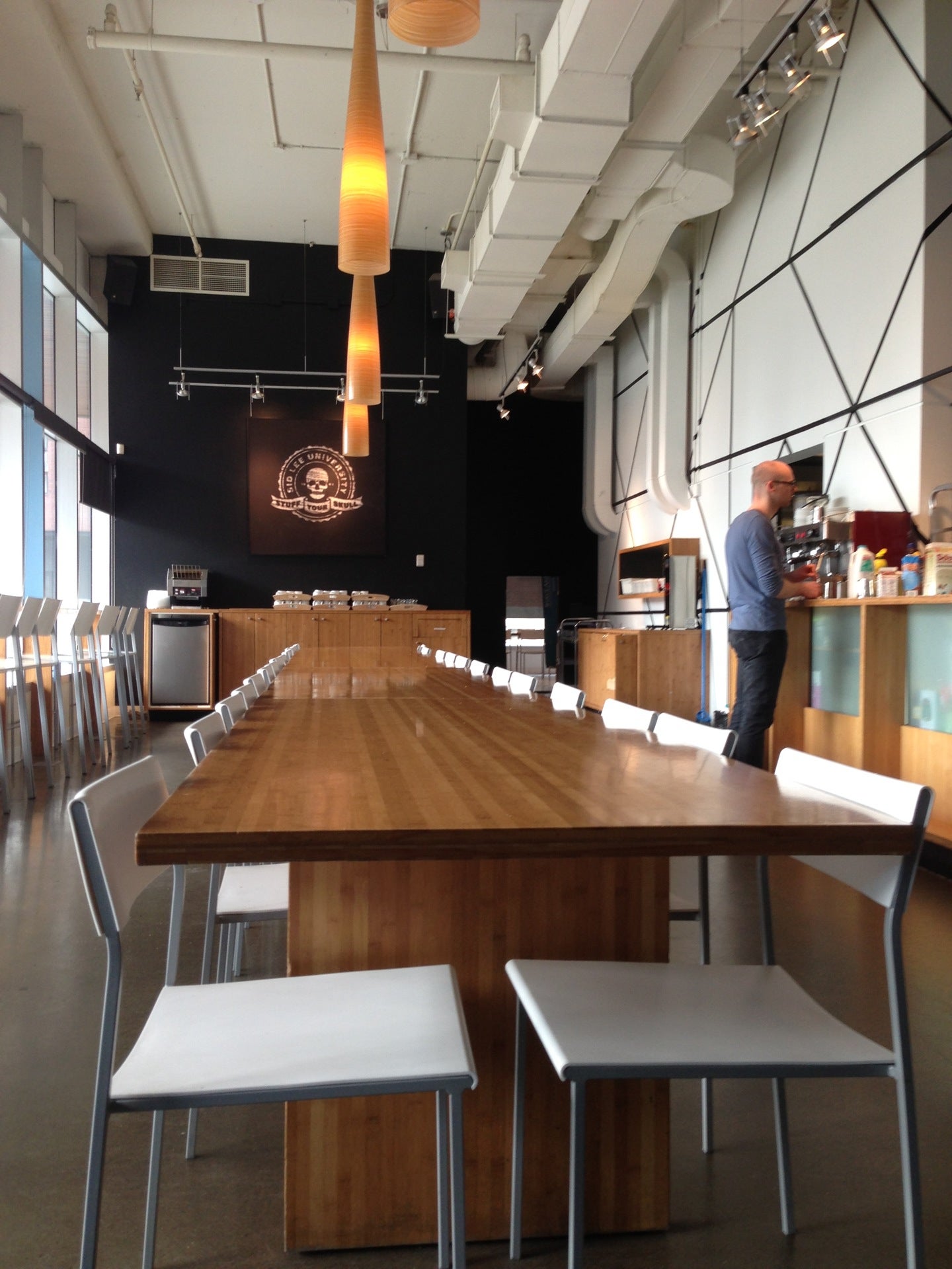 Bureaux permanents de C2-MTL, 75 Queen Rue, Bureau 1400, Montreal, QC ...