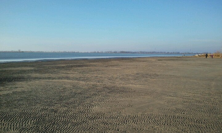 Mitchell's Bay Beach, Main St, Chatham-Kent, ON - MapQuest