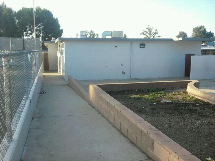 El Roble Intermediate School, 665 N Mountain Ave, Claremont, CA - MapQuest