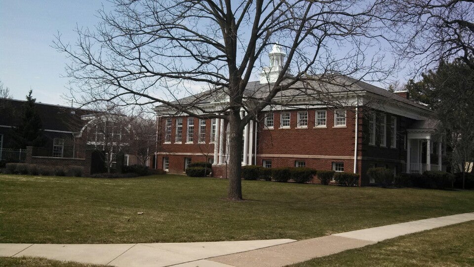 Toledo Lucas County Public Library - Maumee, 501 River Rd, Maumee, OH ...