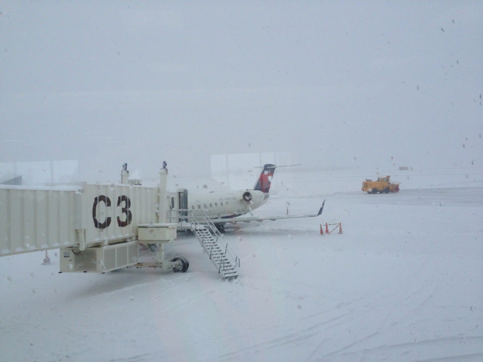 The Eastern Iowa Airport (CID), 2121 Arthur Collins Pkwy SW, Cedar ...