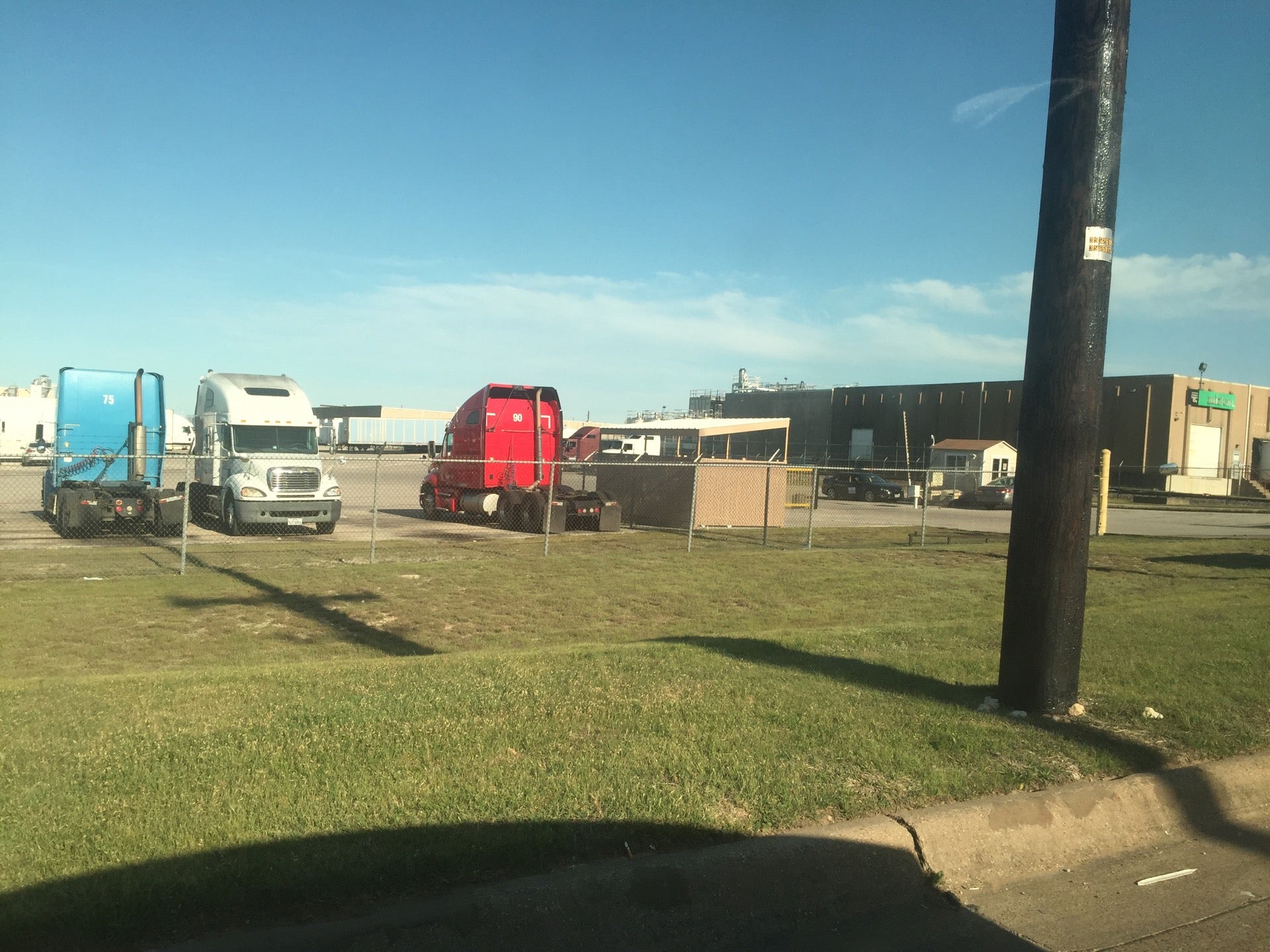 Dart Container Corp, 4444 W Ledbetter Dr, Dallas, TX, Banks - MapQuest