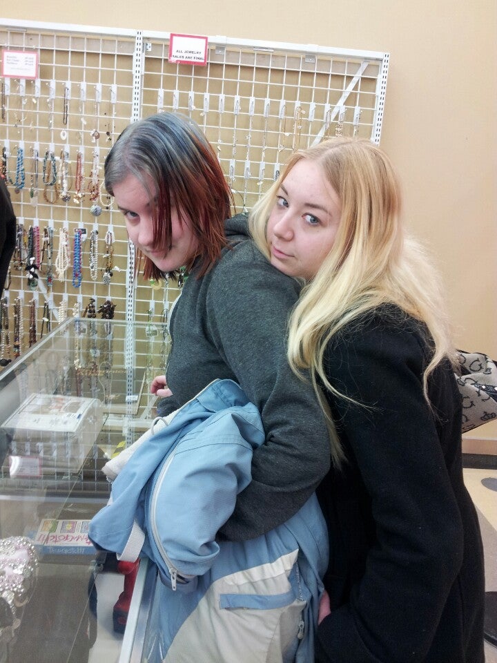 Sign Guy, 201 Oak Point Hwy, Winnipeg, MB - MapQuest