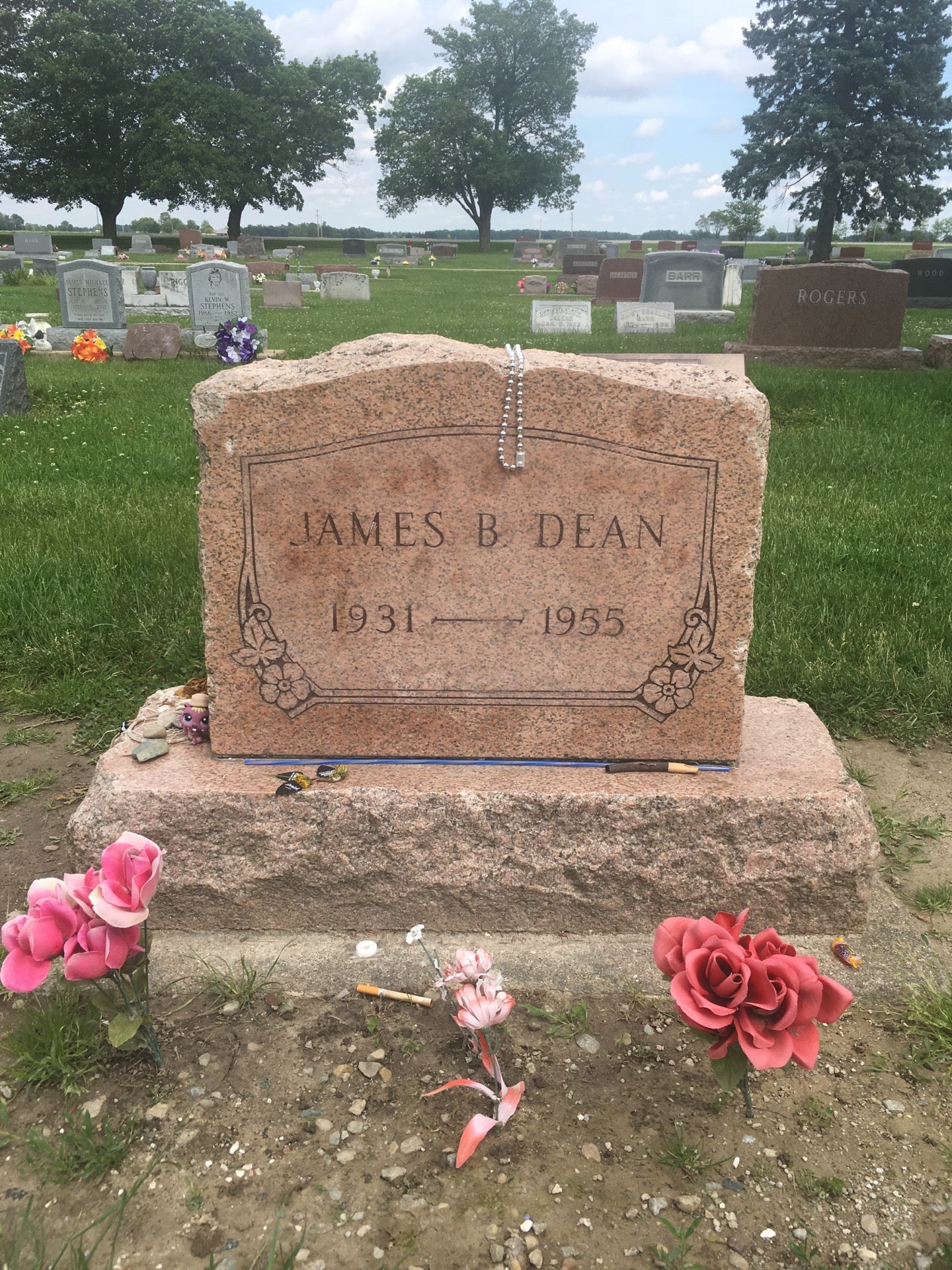 James Dean Gravesite, 8008 S 150 E, Fairmount, IN, Cemeteries - MapQuest