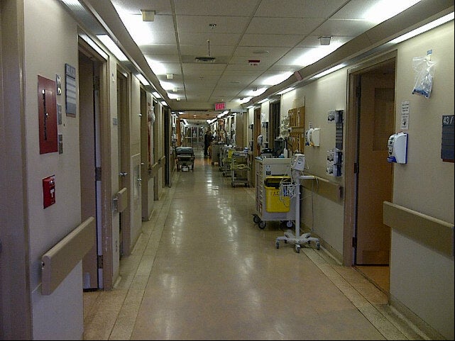 Oakville-Trafalgar Memorial Hospital, 327 Reynolds St, Oakville, ON ...