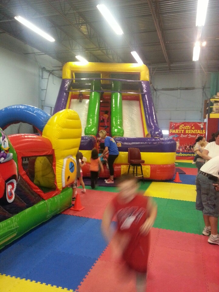 Bette's Family Fun Center, 2971 W Dutton Mill Rd, Aston Twp, PA ...