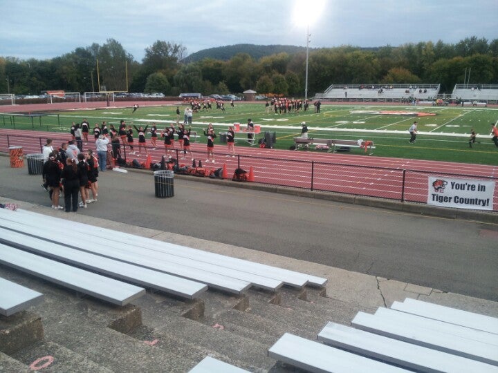 Union-Endicott High School, 1200 E Main St, Endicott, NY, Schools ...