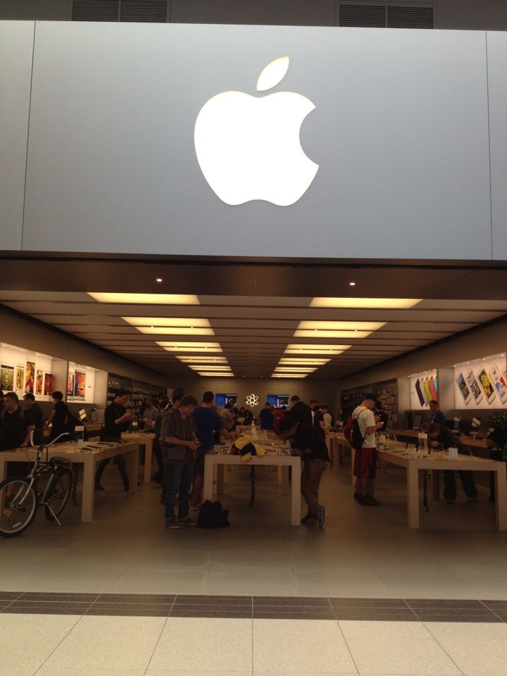 Apple Eaton Centre, 220 Yonge Street, Toronto, ON - MapQuest