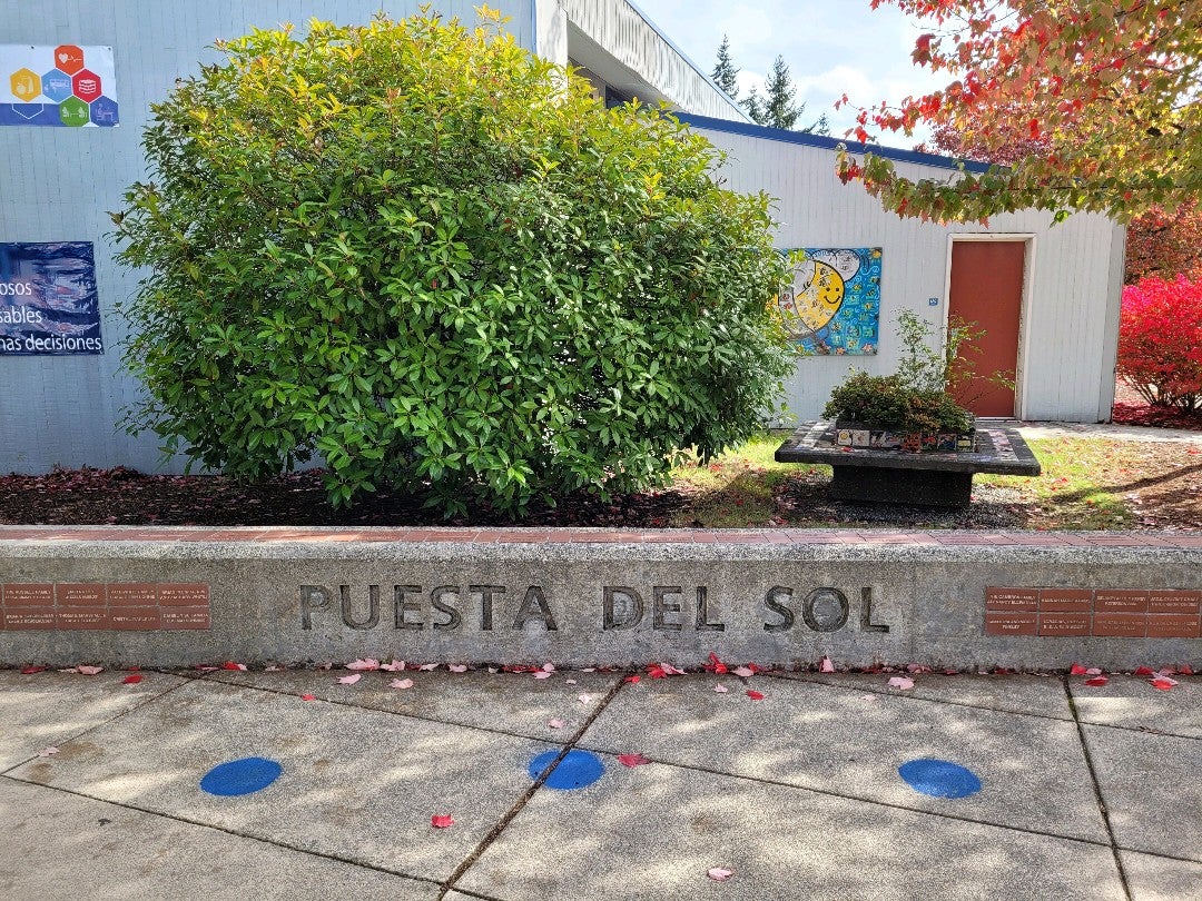 Puesta Del Sol Elementary School, 3810 132nd Ave SE, Bellevue, WA ... Puesta Del Sol Elementary School, 3810 132nd Ave SE, Bellevue, WA ...