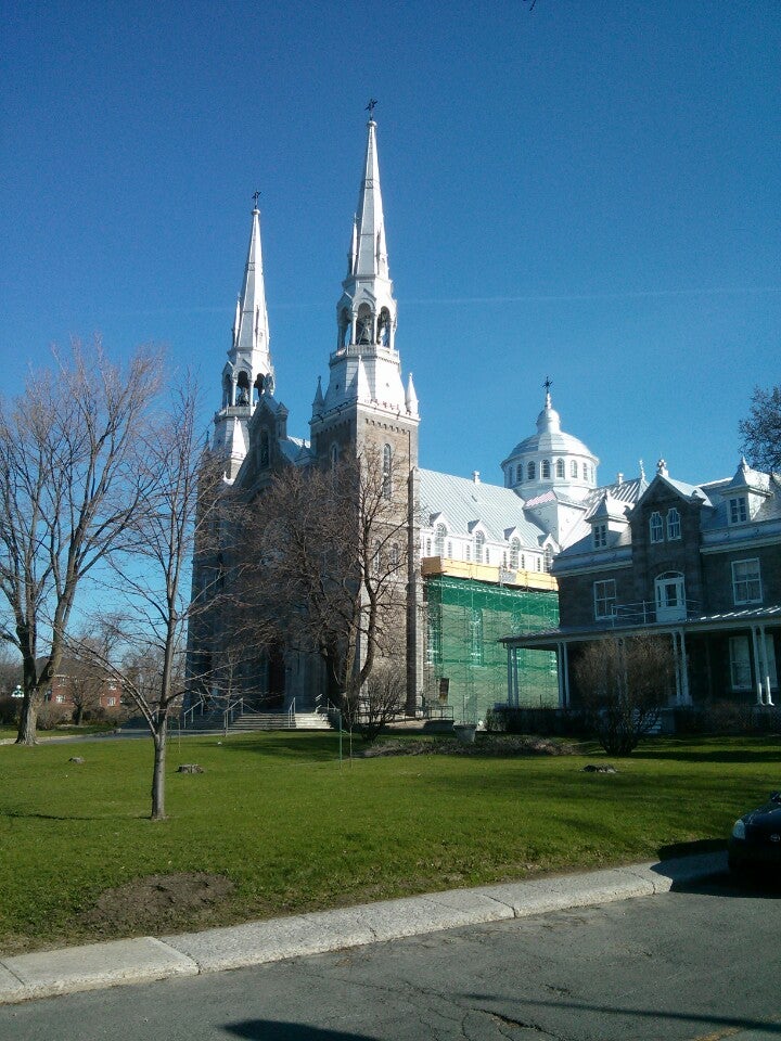 Basilique Sainte-Anne de Varennes, 30 Rue De La Fabrique, Varennes ...