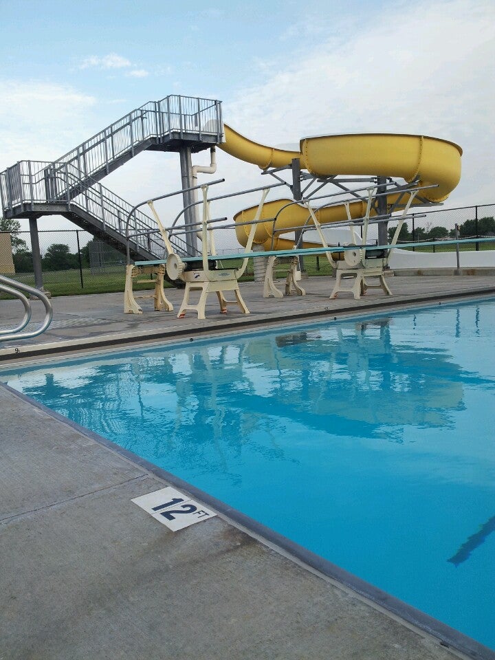 Oregon Trail Pool, 1750 W Dennis Ave, Olathe, KS, Swimming Pools Public ...