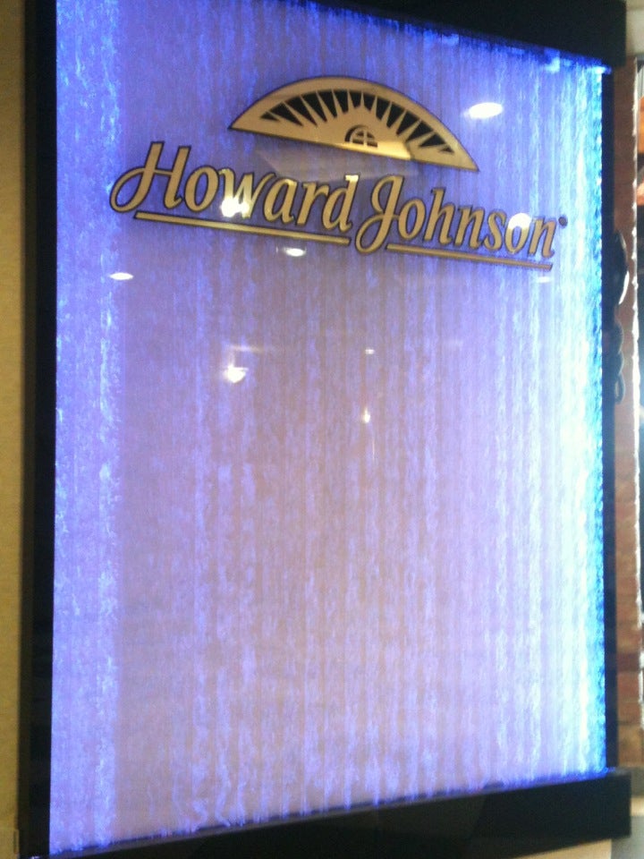 Howard Johnson By Wyndham Newark Airport, 20 Frontage Rd, Newark, NJ ...