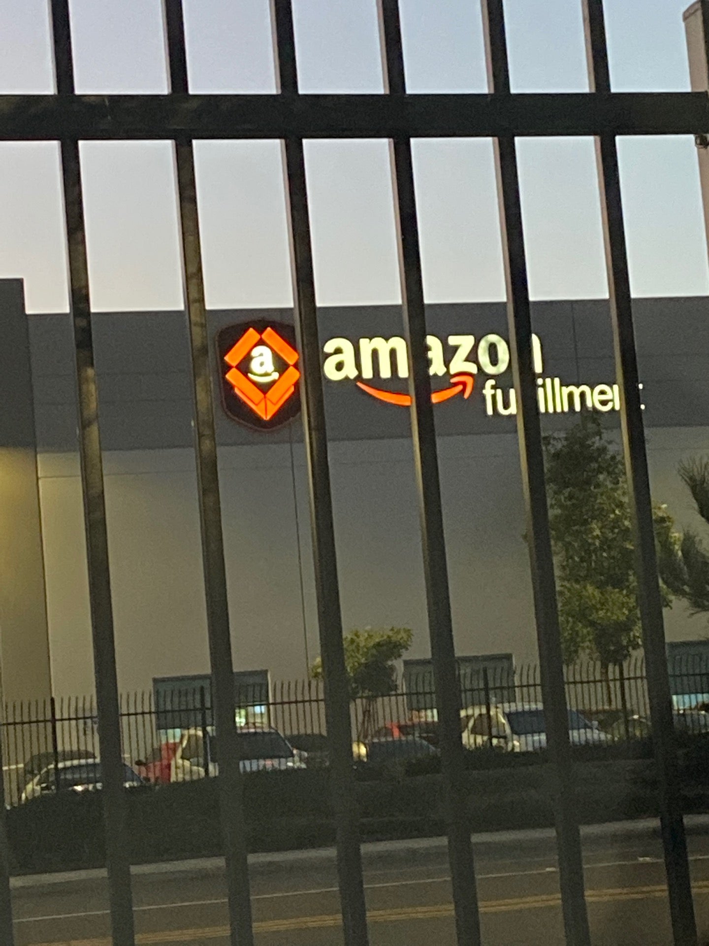 Amazon Fulfillment Center, 24300 Nandina Ave, Moreno Valley, CA ...