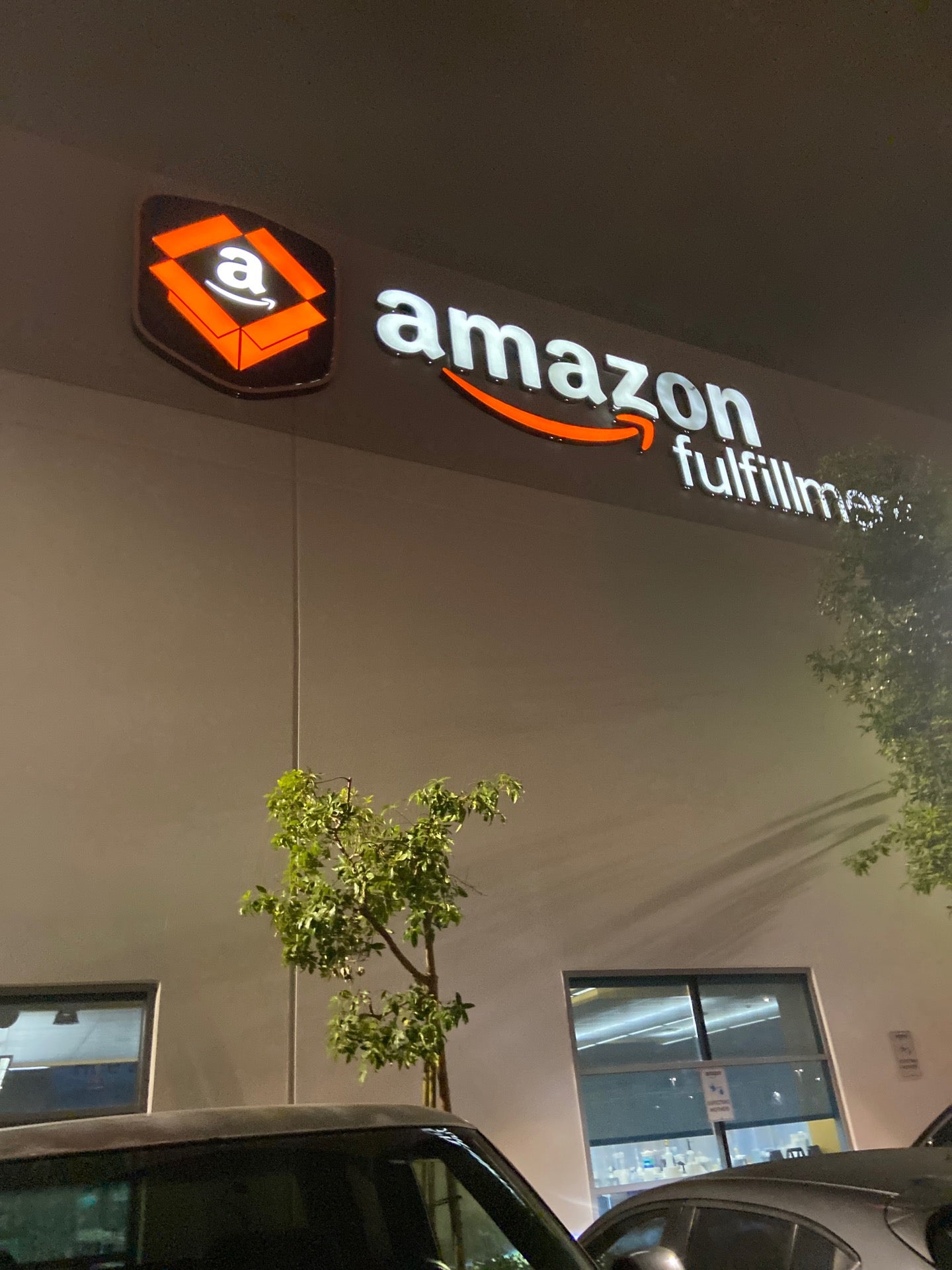 Amazon Fulfillment Center, 24300 Nandina Ave, Moreno Valley, CA ...