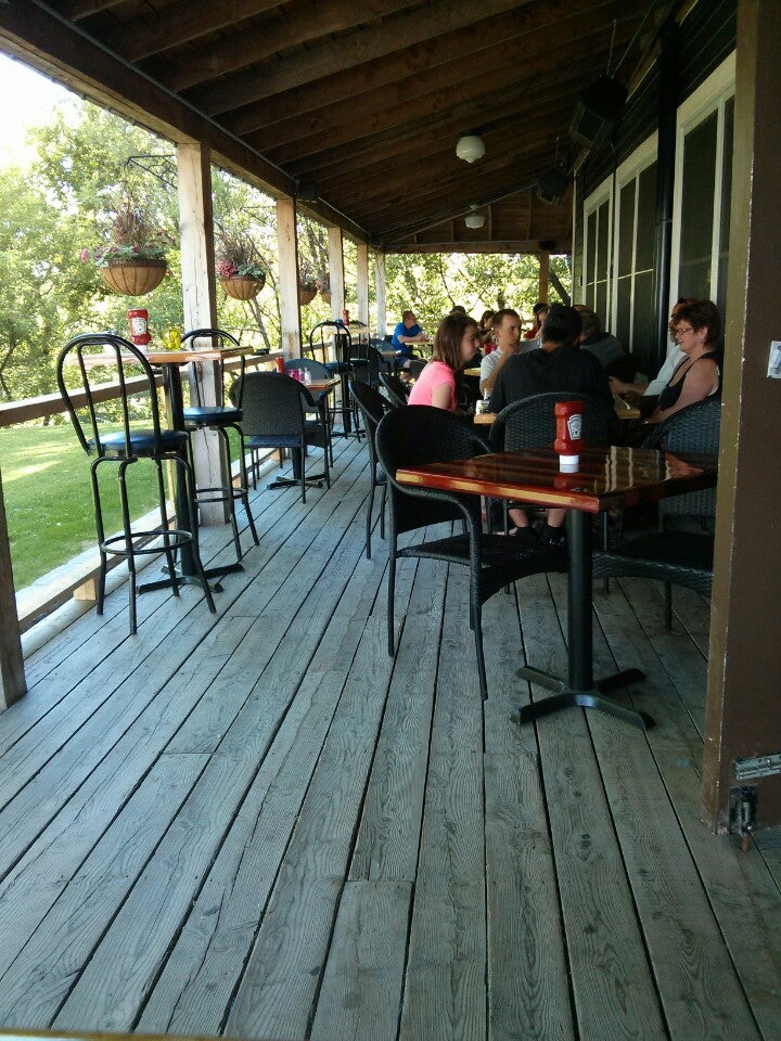 Resto-Bar Le Deck, 192 Victoria St, Edmundston, New Brunswick - MapQuest