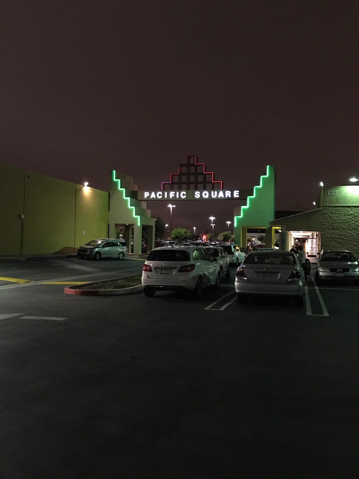 Pacific Square, 1630 W Redondo Beach Blvd, Gardena, CA - MapQuest