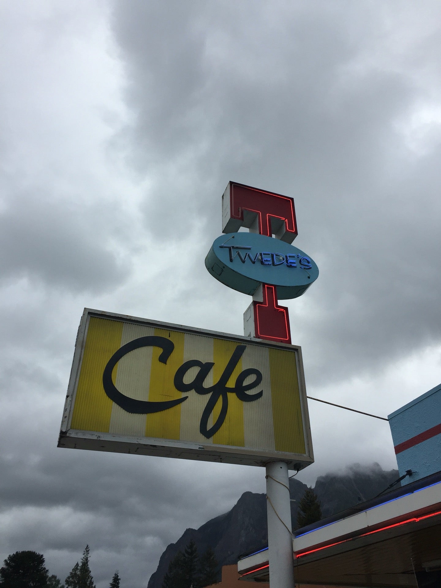 Twede's Cafe, 137 W North Bend Way, North Bend, WA, Eating places ...