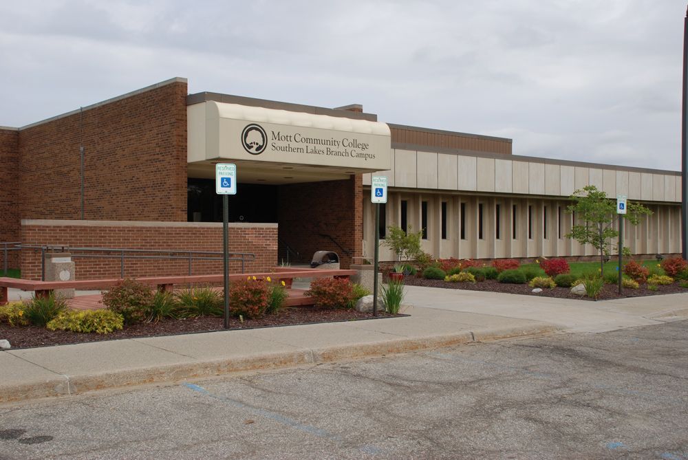 Mott Community College, 2100 W Thompson Rd, Fenton Twp, MI, College ...